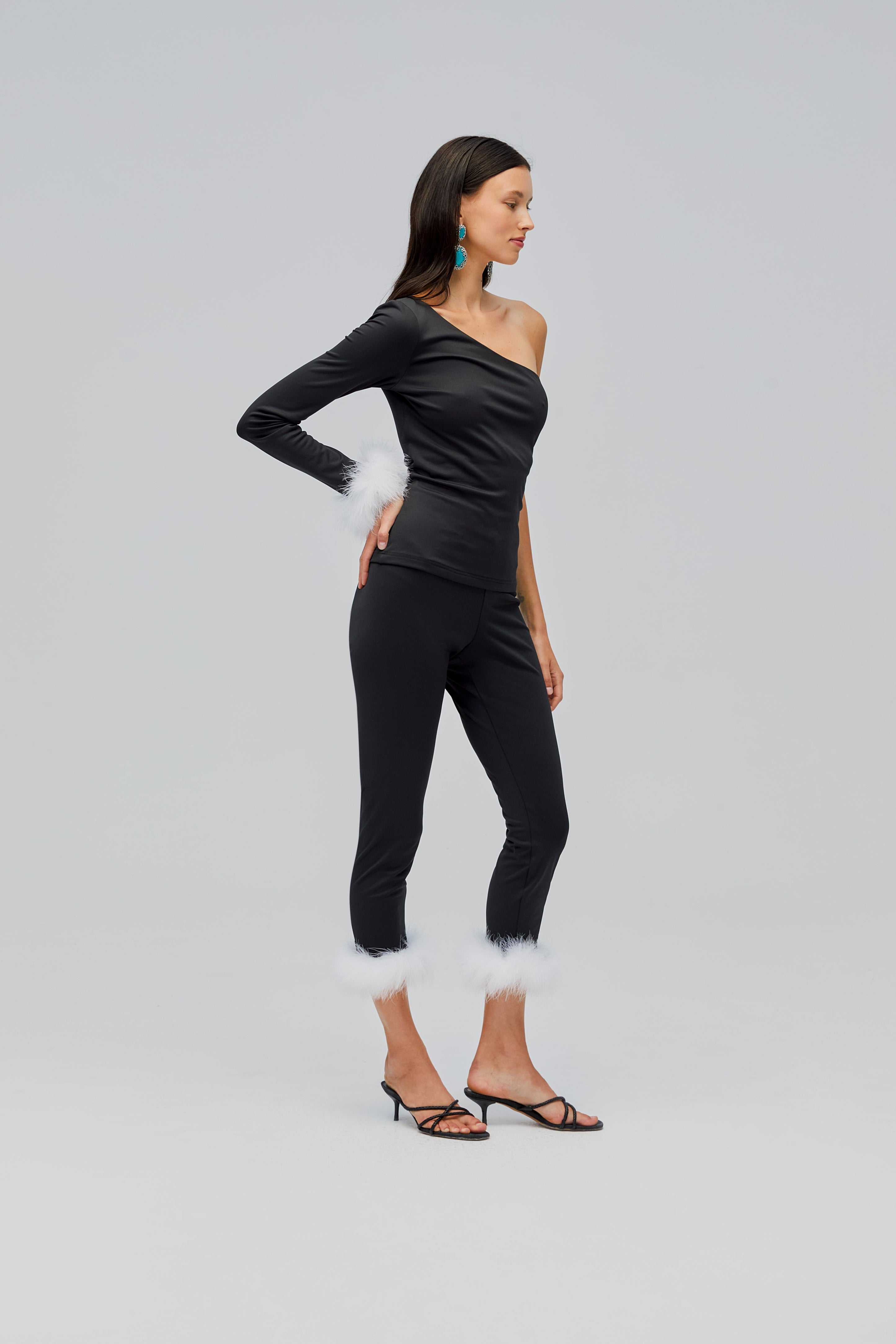 Weekend Chic Lounge Set in Black – SLEEPER